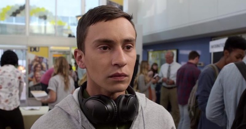 TV-Recaps-Reviews: REVIEW: 'Atypical' - Sam Experiences College ...