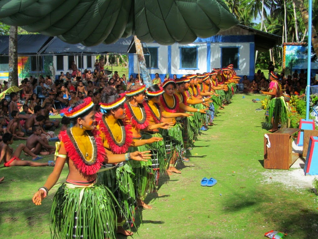 SAILING HELENA: Graduation high school 2014, Woleai, Micronesia.
