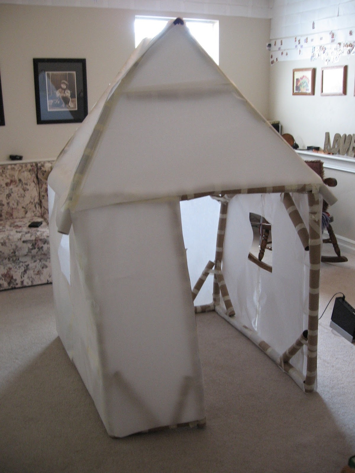 Almost Unschoolers: Summer Fun Day 1 - Toilet Paper Tube Playhouse