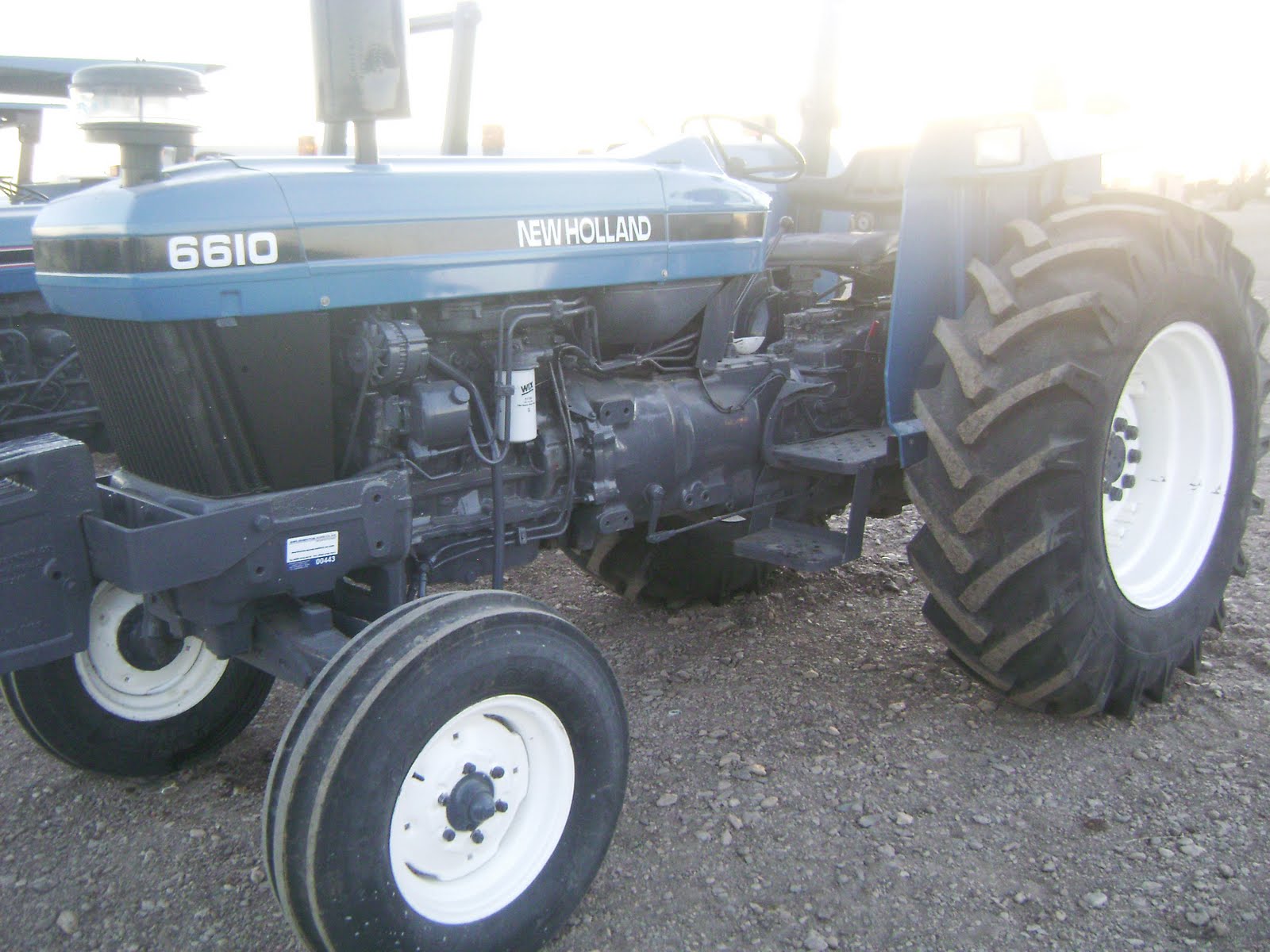 MAQUINARIA AGRICOLA INDUSTRIAL: Tractor New Holland 6610 $16,000 Dlls.