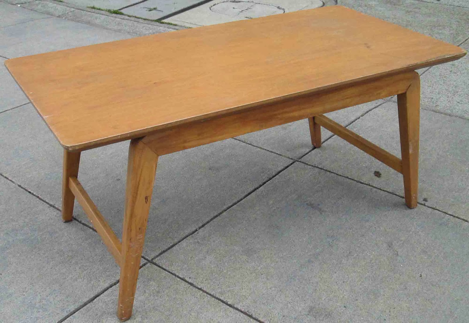 UHURU FURNITURE & COLLECTIBLES: SOLD Small Retro Coffee Table - $40