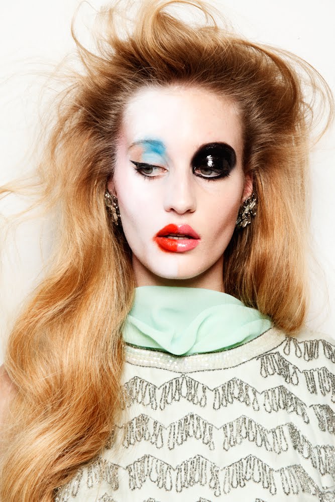 Half Face makeup, makeup half way on, Avant Garde Makeup images, Enya ...