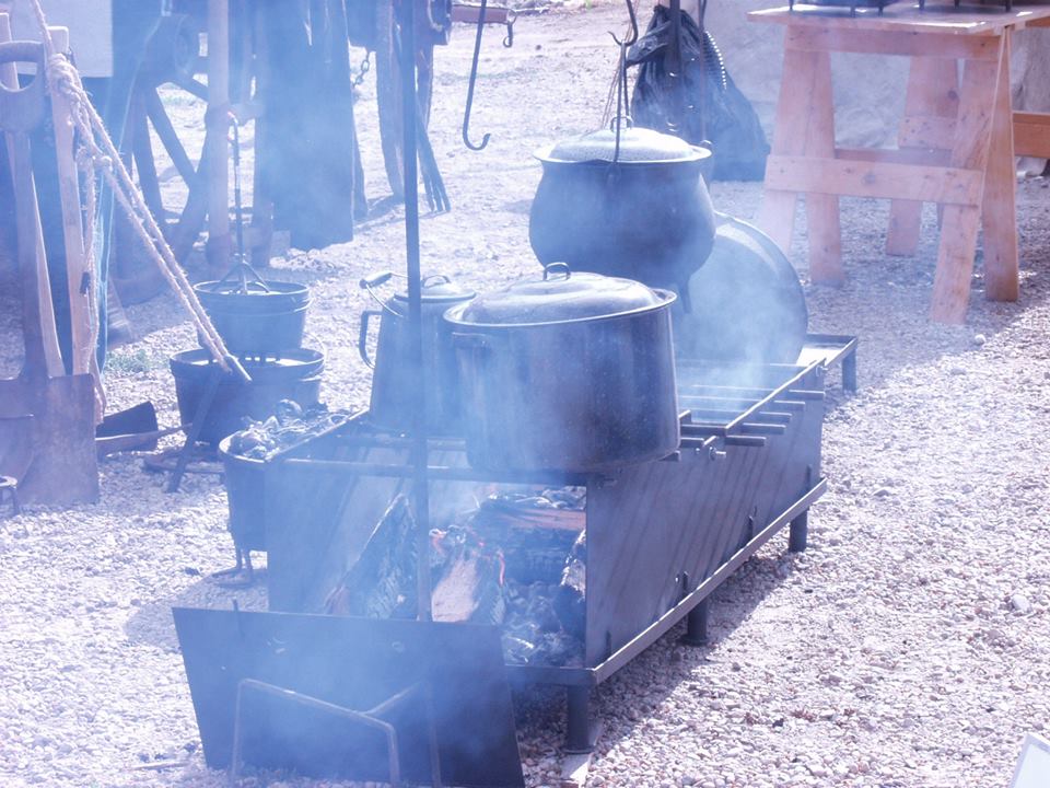 Cowboys and Chuckwagon Cooking : The Art of the Chuckwagon Cooking