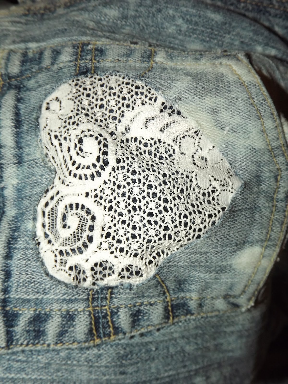 Petite-Fashionista: DIY: Heart Shaped Lace Insert Pockets