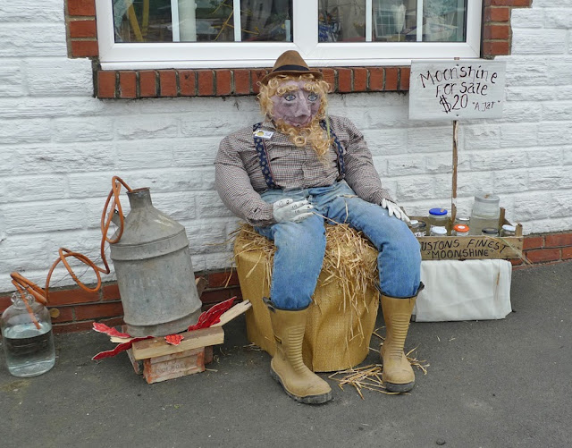 Simon and Karen Spavin: Muston Scarecrow Festival 2013