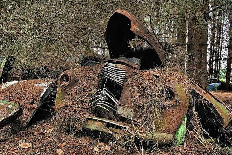 Ritebook: The Chatillion Car Graveyard, Belgium
