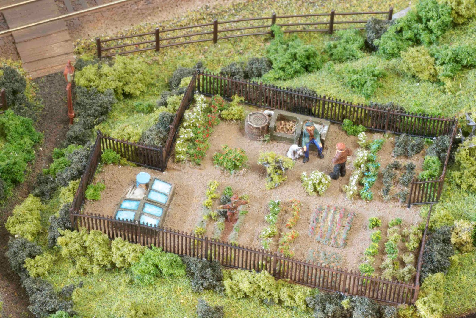 ALLOTMENTS IN 'N' GAUGE