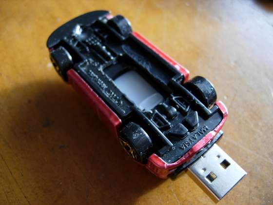 DIY Hot wheels USB: 2011