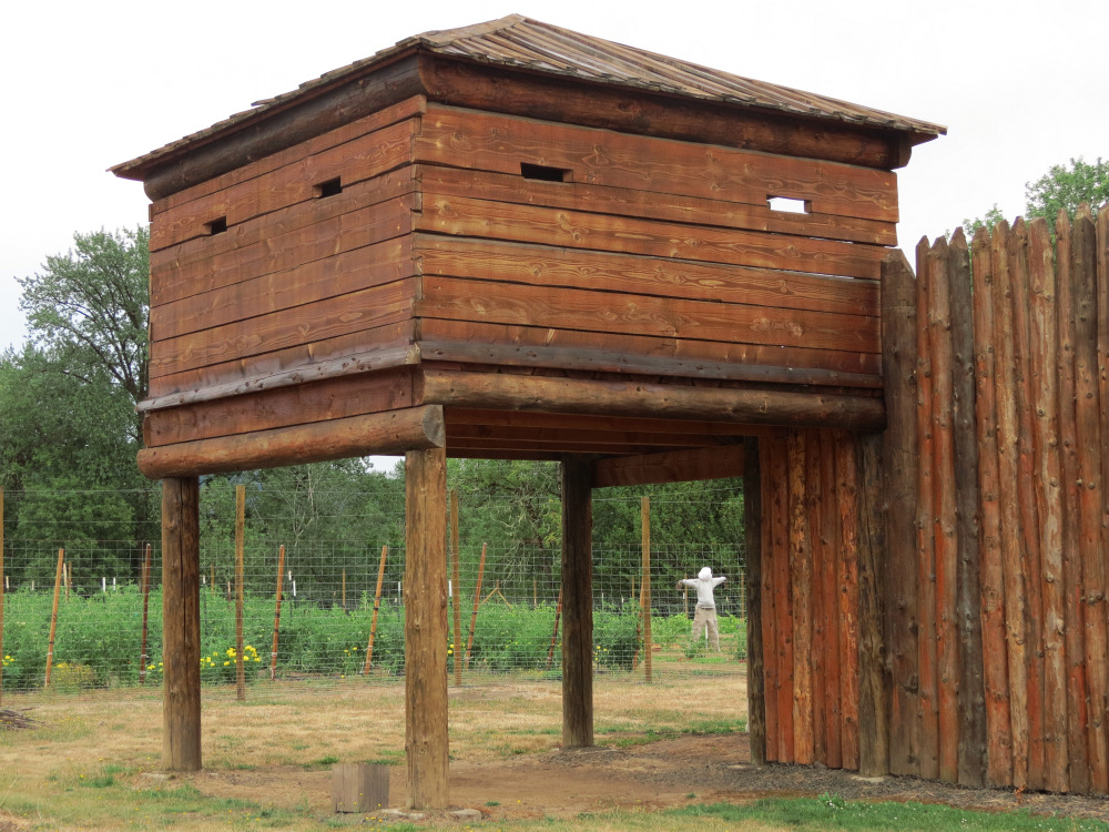 Travels with a Muse: Fort Umpqua in Elkton, Oregon