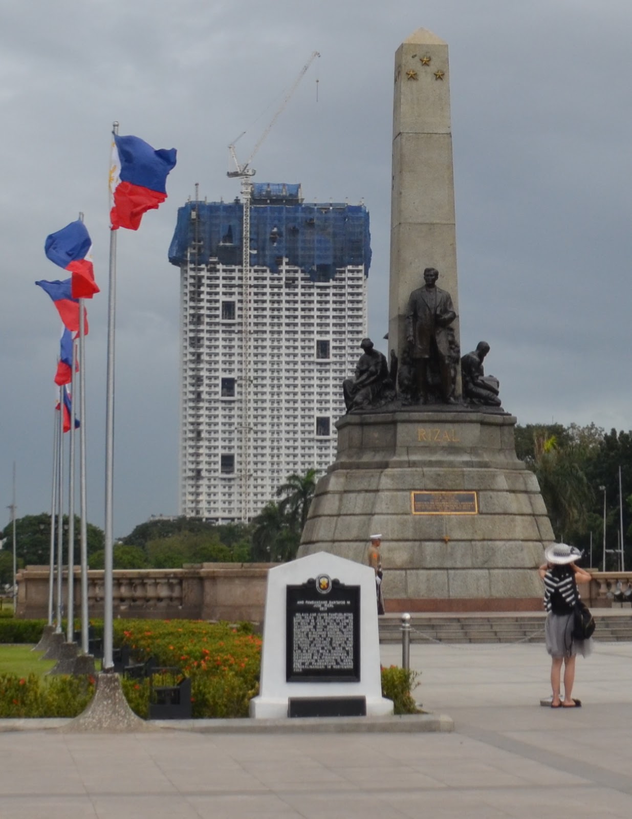 Manila Half day-Rizal Park, Santiago Fort, Intramuros! - eNidhi India ...