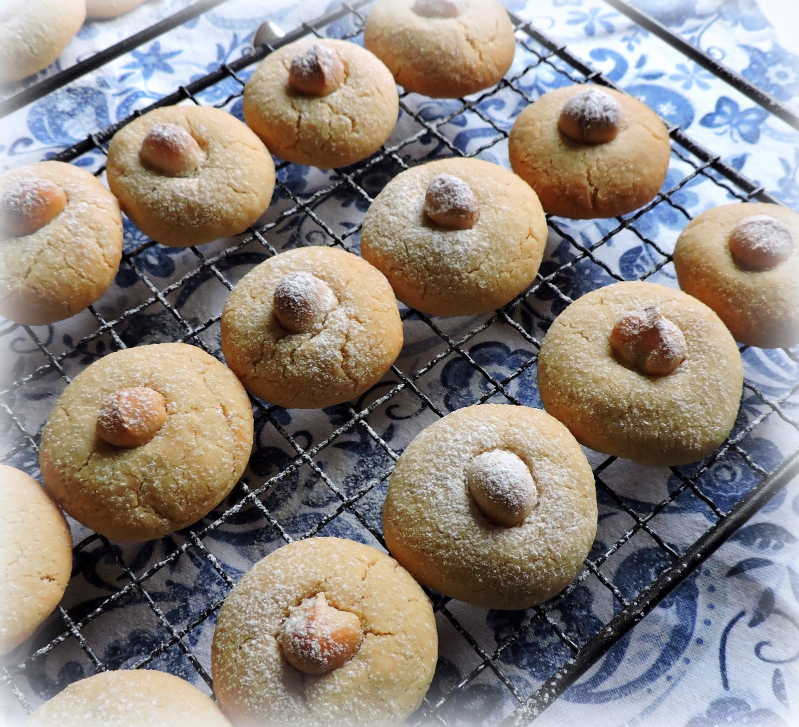 Macadamia Shortbread Cookies | The English Kitchen
