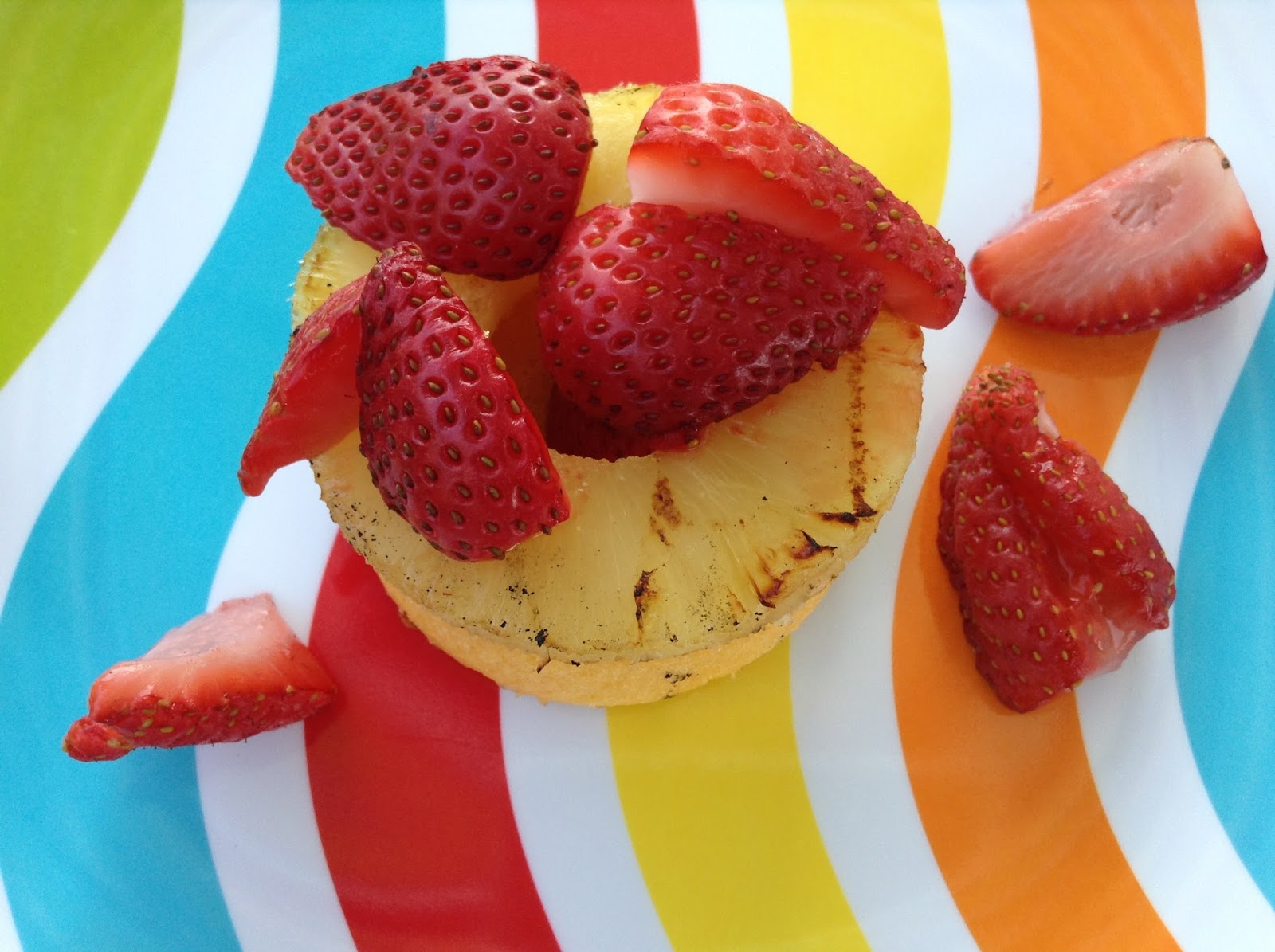 Laura's Baking Talent: Grilled Pineapple Strawberry Shells