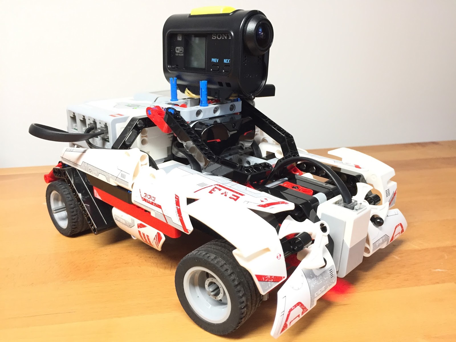 探索未來: EV3-SuperCar(SUP3R)超級跑車