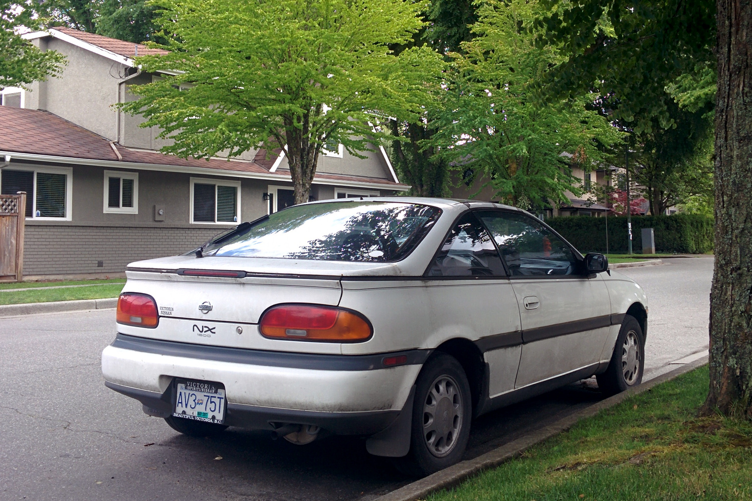 Old Parked Cars Vancouver: 1992 Nissan NX1600