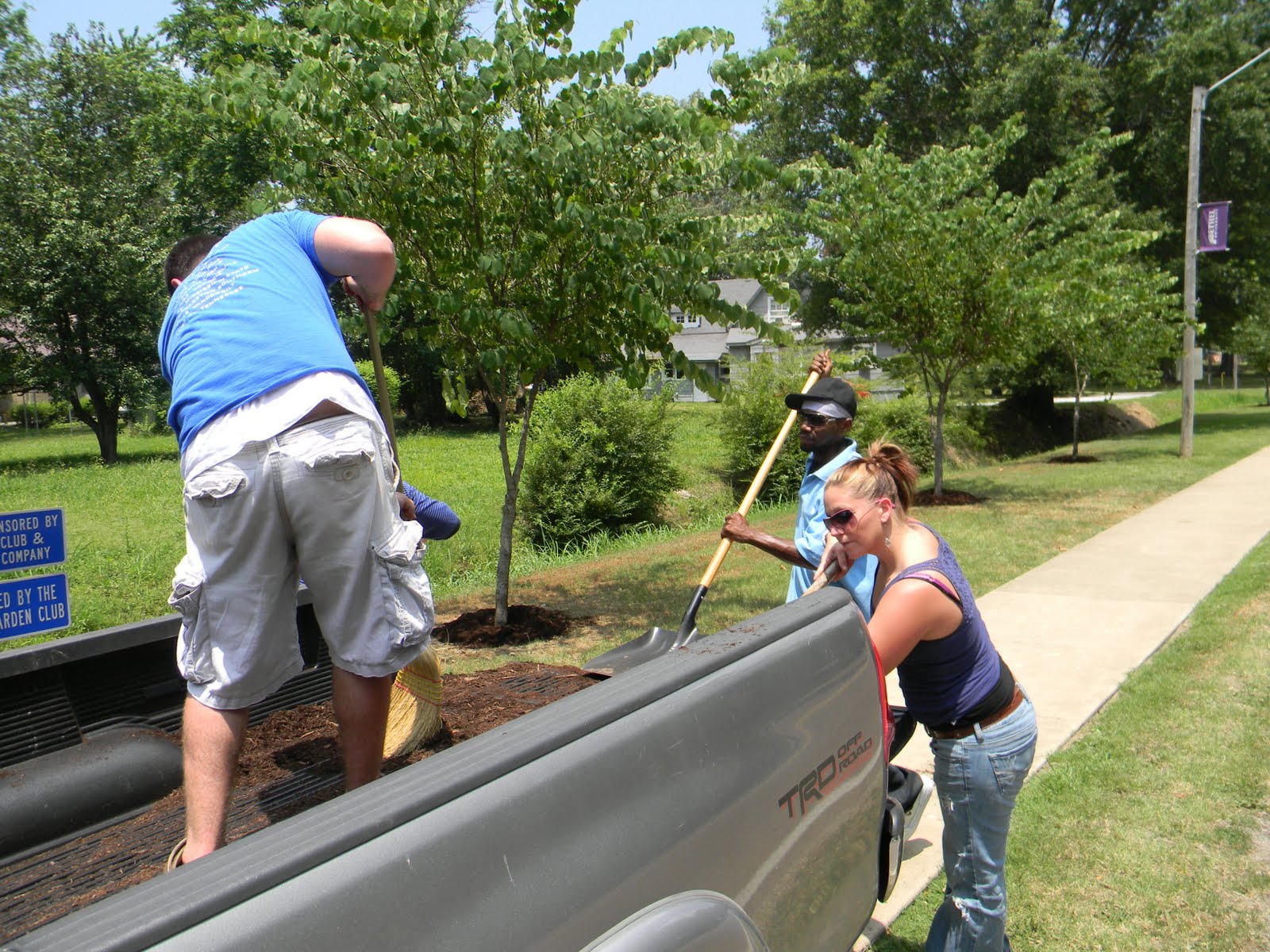 TCAT McKenzie: Student Senate Community Service Project Mulching Rotary ...