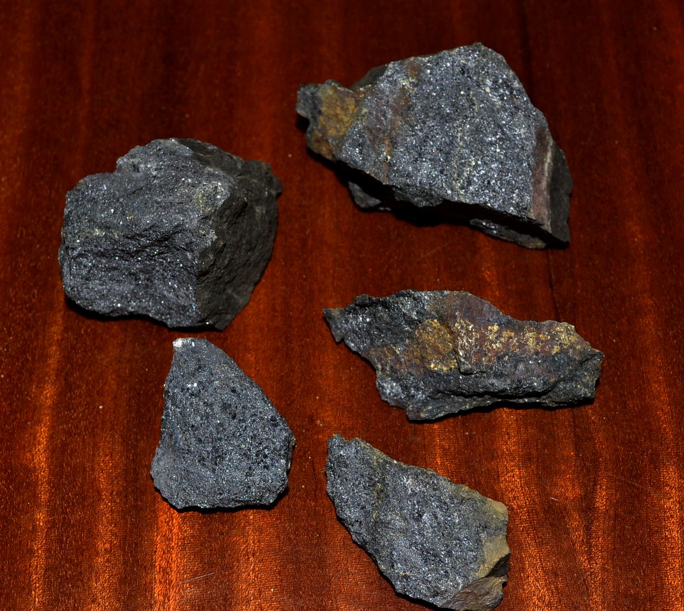 JILEANUL: Minereuri Altin Tepe
