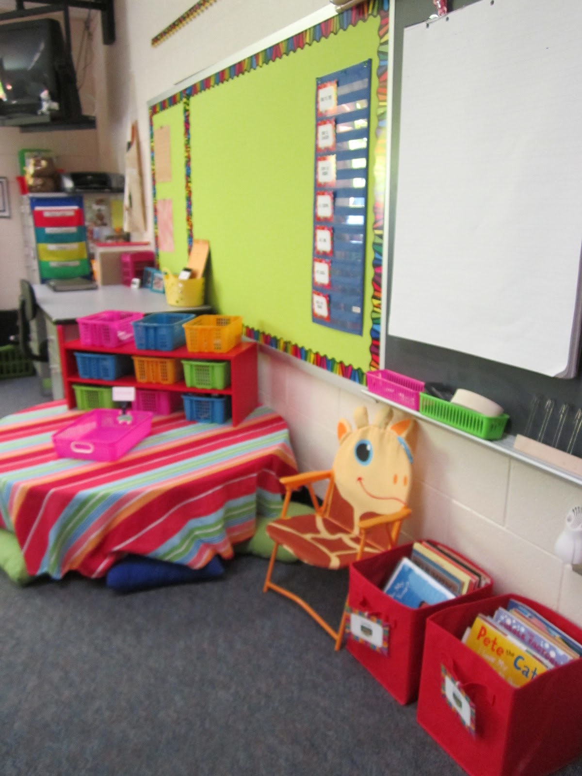 What Happens in First Grade: Classroom Photo Tour!