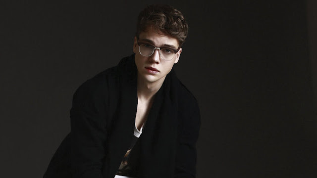 República Checa: Mikolas Josef estará acompanhado por dois dançarinos ...