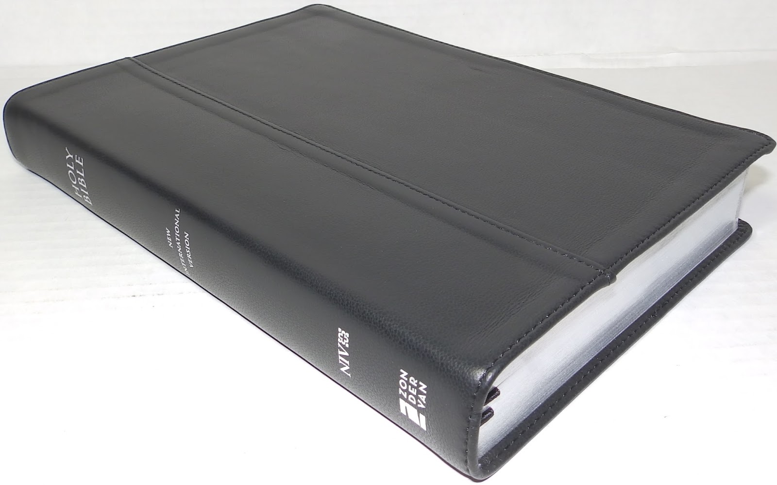 The Bible Hunter: Review: Zondervan Large Print NIV Thinline Reference ...