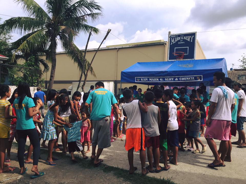 Barangay Manuyo Dos: Feeding Program 2016
