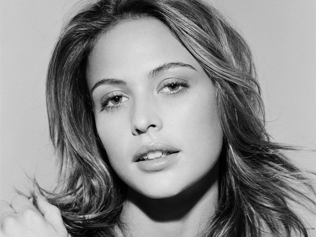 Welcome To Hi 2 Photospot Josie Maran Hot And Spicy Stills