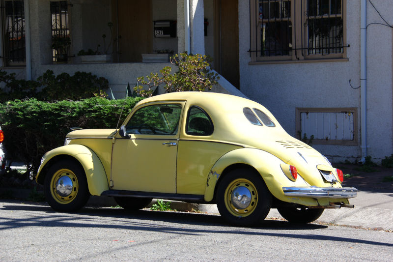 California Streets: Oakland Street Sighting - 1970 Volkswagen Beetle ...
