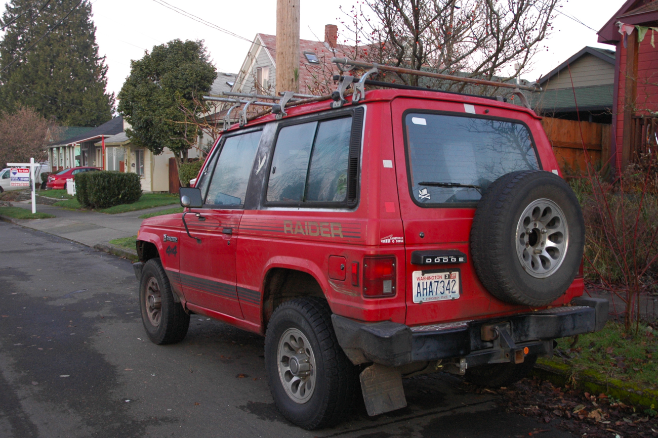 OLD PARKED CARS.: 1987 Dodge Raider.