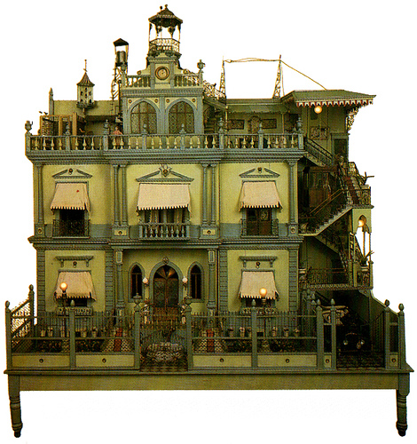 Gothic Tea Society: Doll House