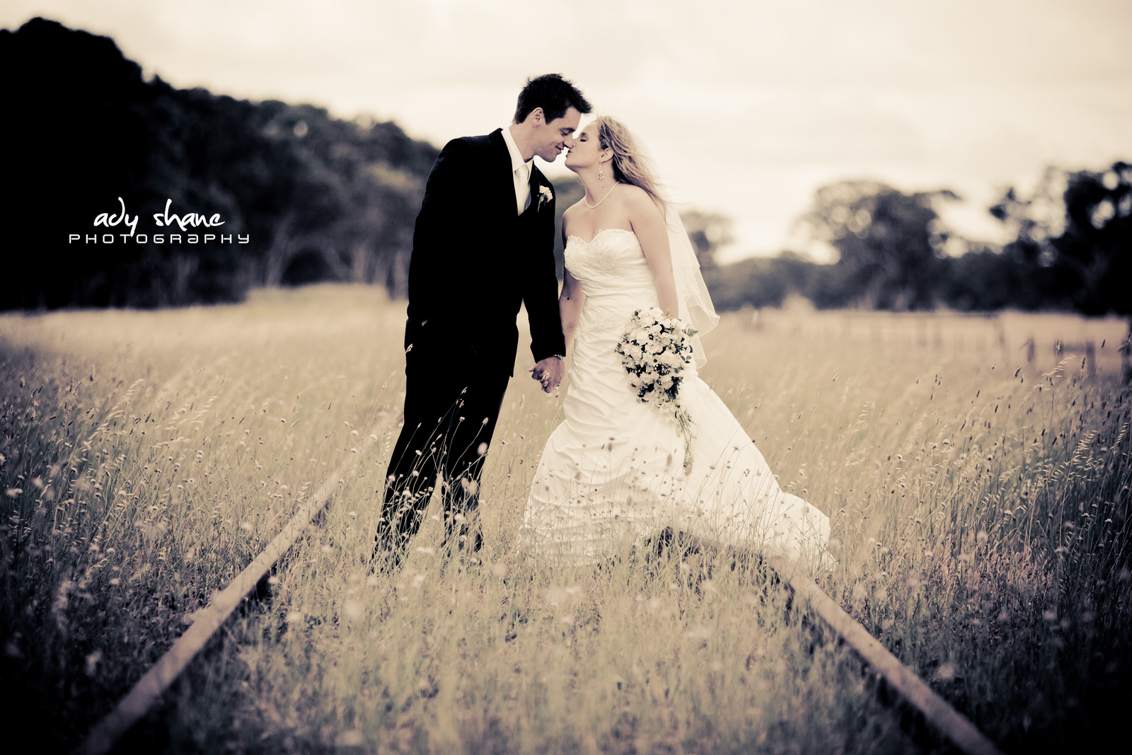 Wedding Snaps: Abstract Wedding PhotographyWedding Snaps