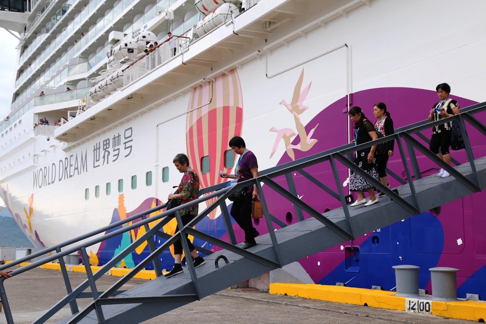 LOOK: MV World Dream arrives in Subic Bay | SubicNewsLink