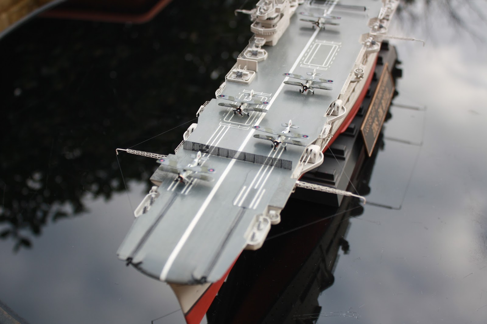 . The Hinckley Shipyard: HMS Ark Royal (1:350)