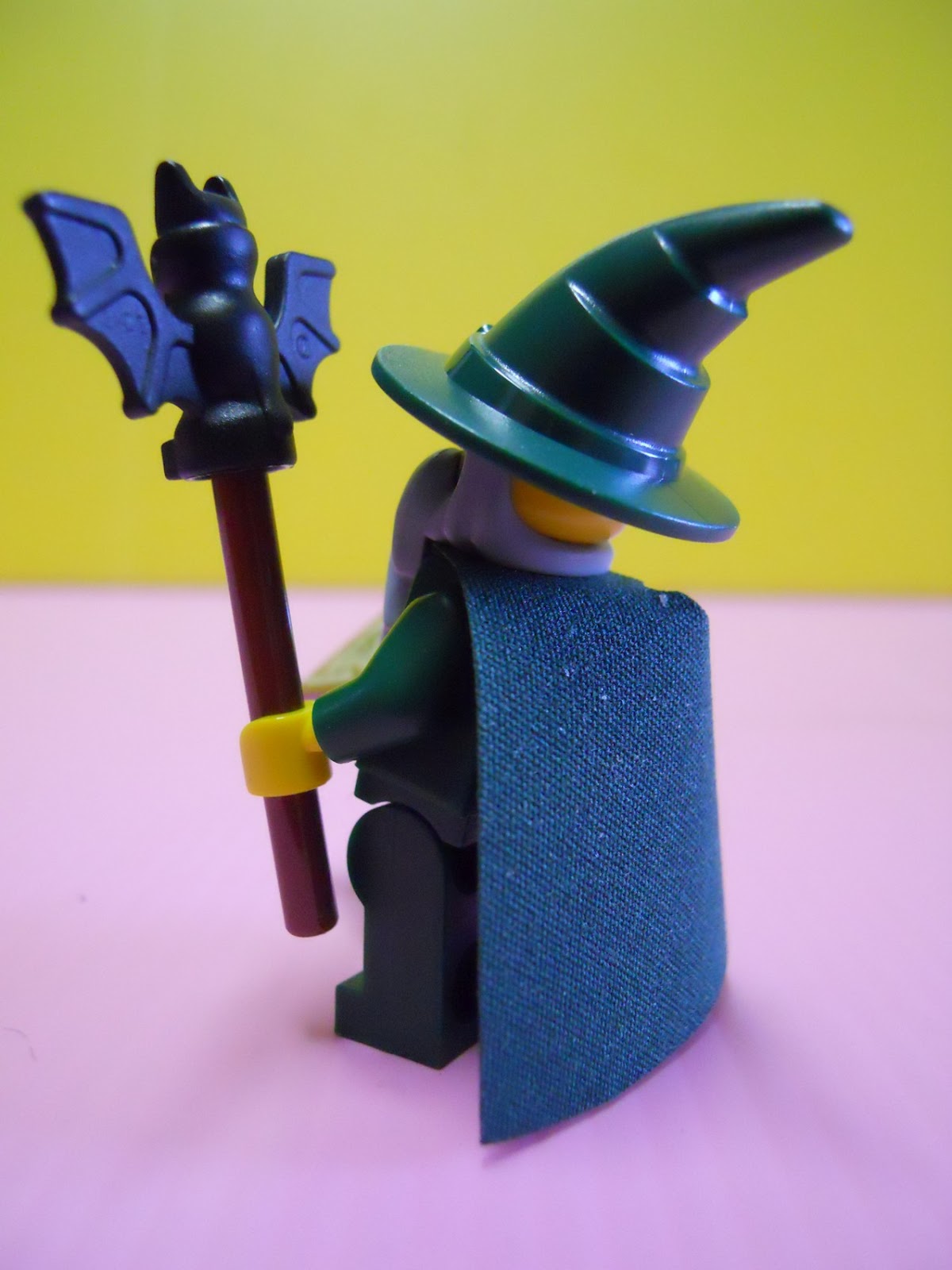 Dexters Diecasts (DexDC): Lego Minifigure ~ Dragon Kingdom Wizard