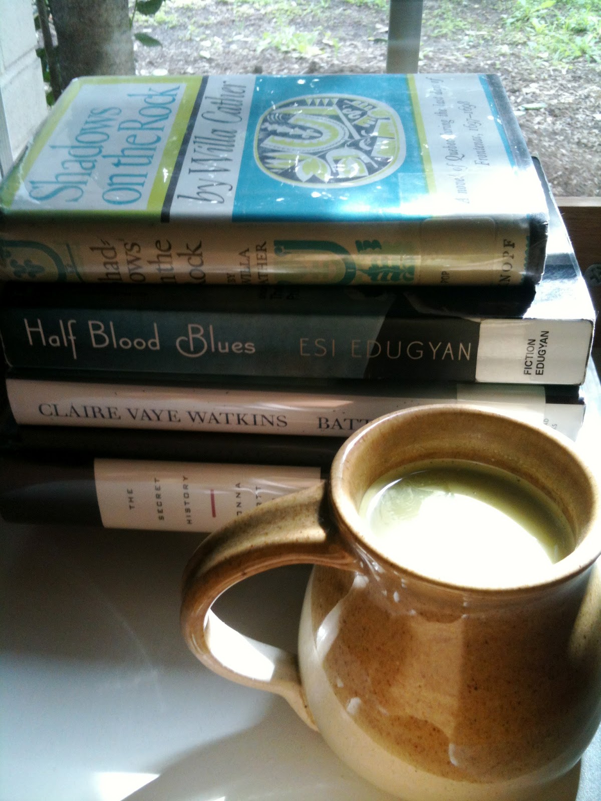 vegankind: Tea break with matcha and books
