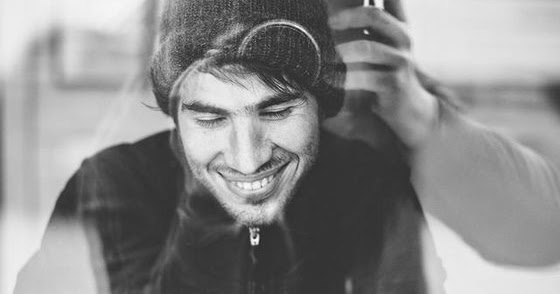 Avi Jacob Surrenders to Listeners on new EP