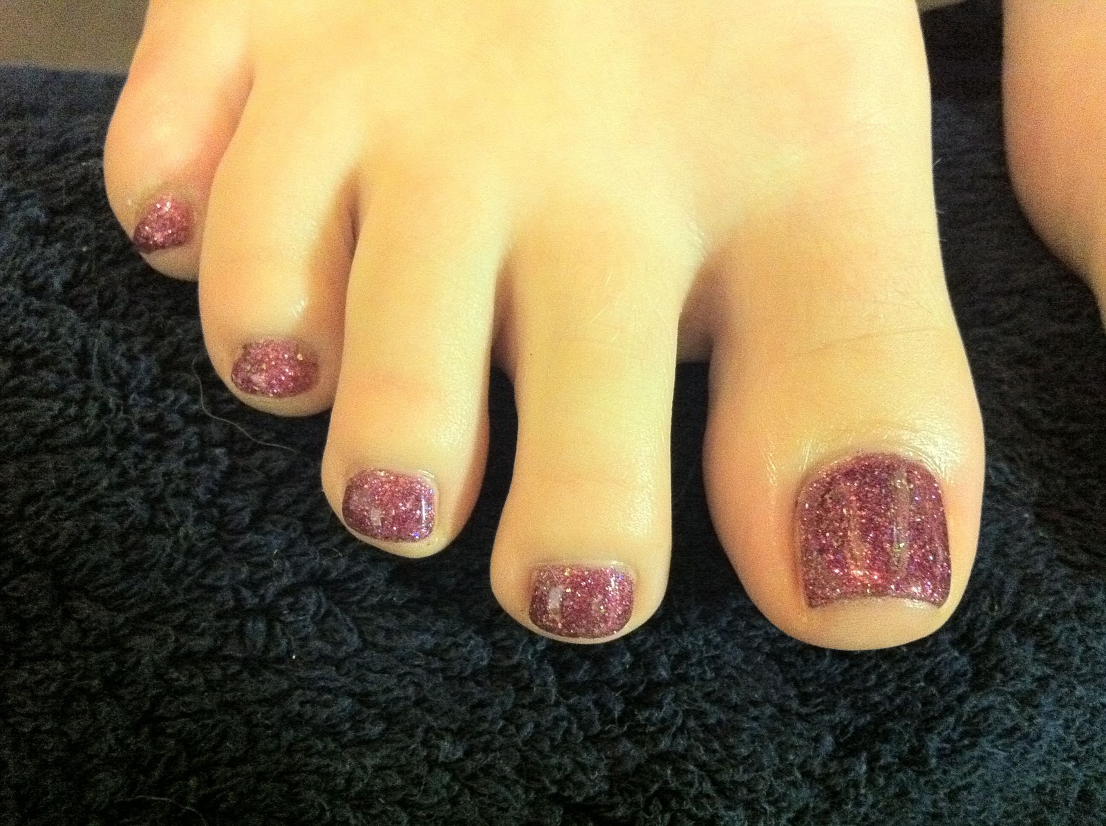 Brush up and Polish up!: CND Shellac - Rockstar Toes