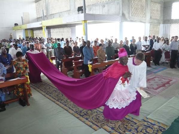 The Rad Trad: Is the Roman Mass Too Roman?