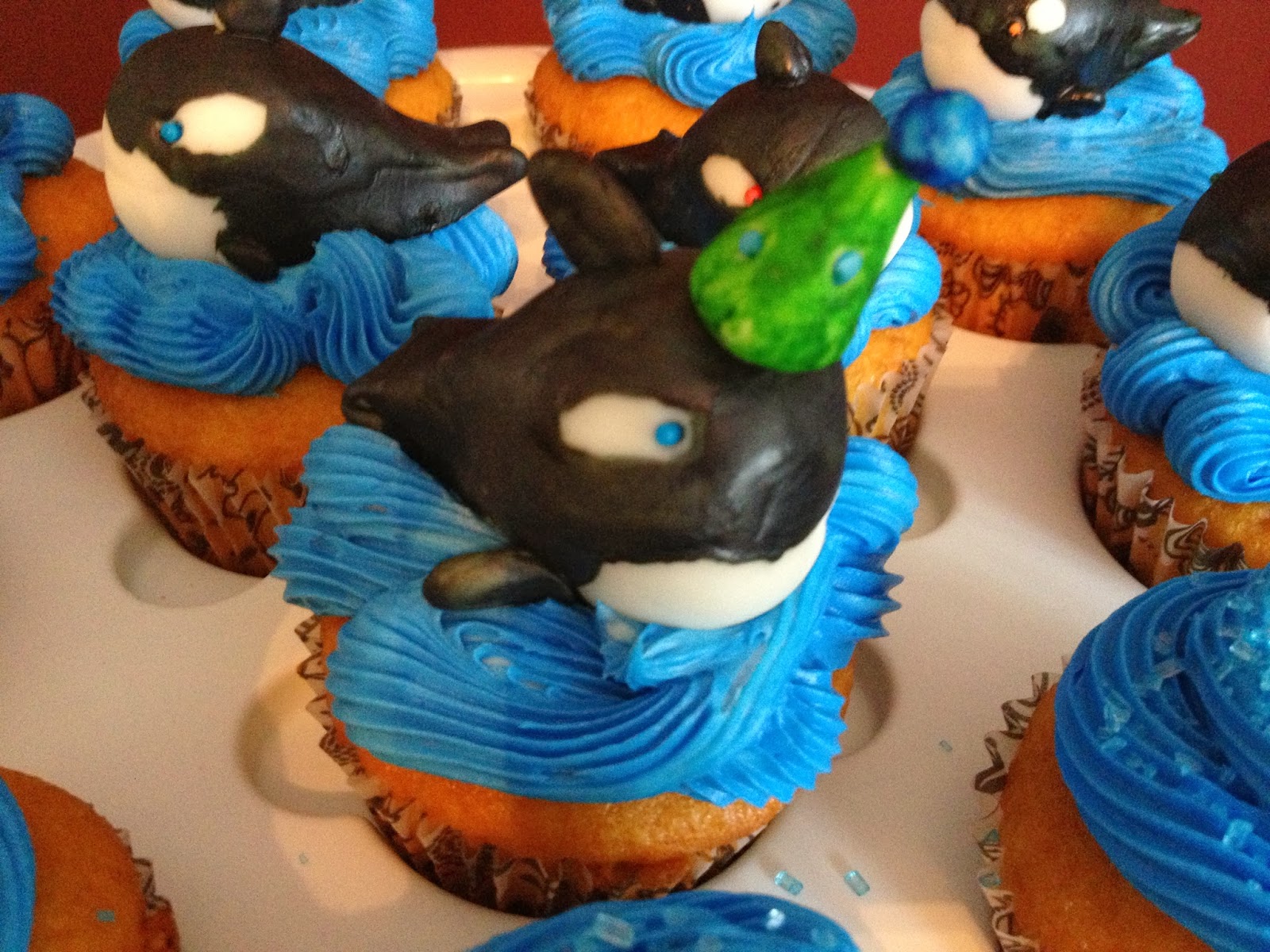 Kaylas Cookies and Crumbs: Whale cupcakes