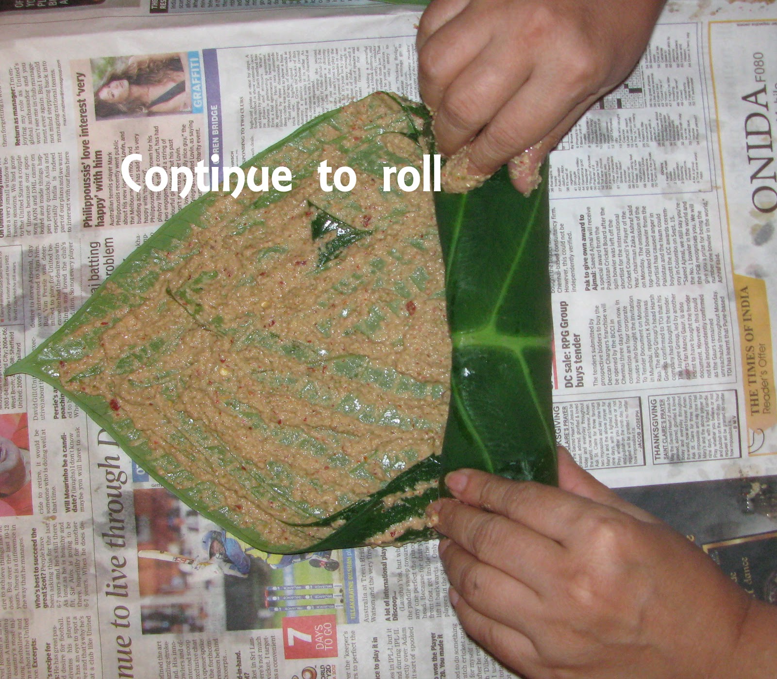 Cook Book: Pathrode or Stuffed n Steamed Colocasia rolls or "Pathrado ...