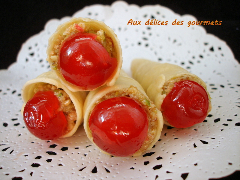 Aux délices des gourmets: CORNETS AUX FRUITS SECS