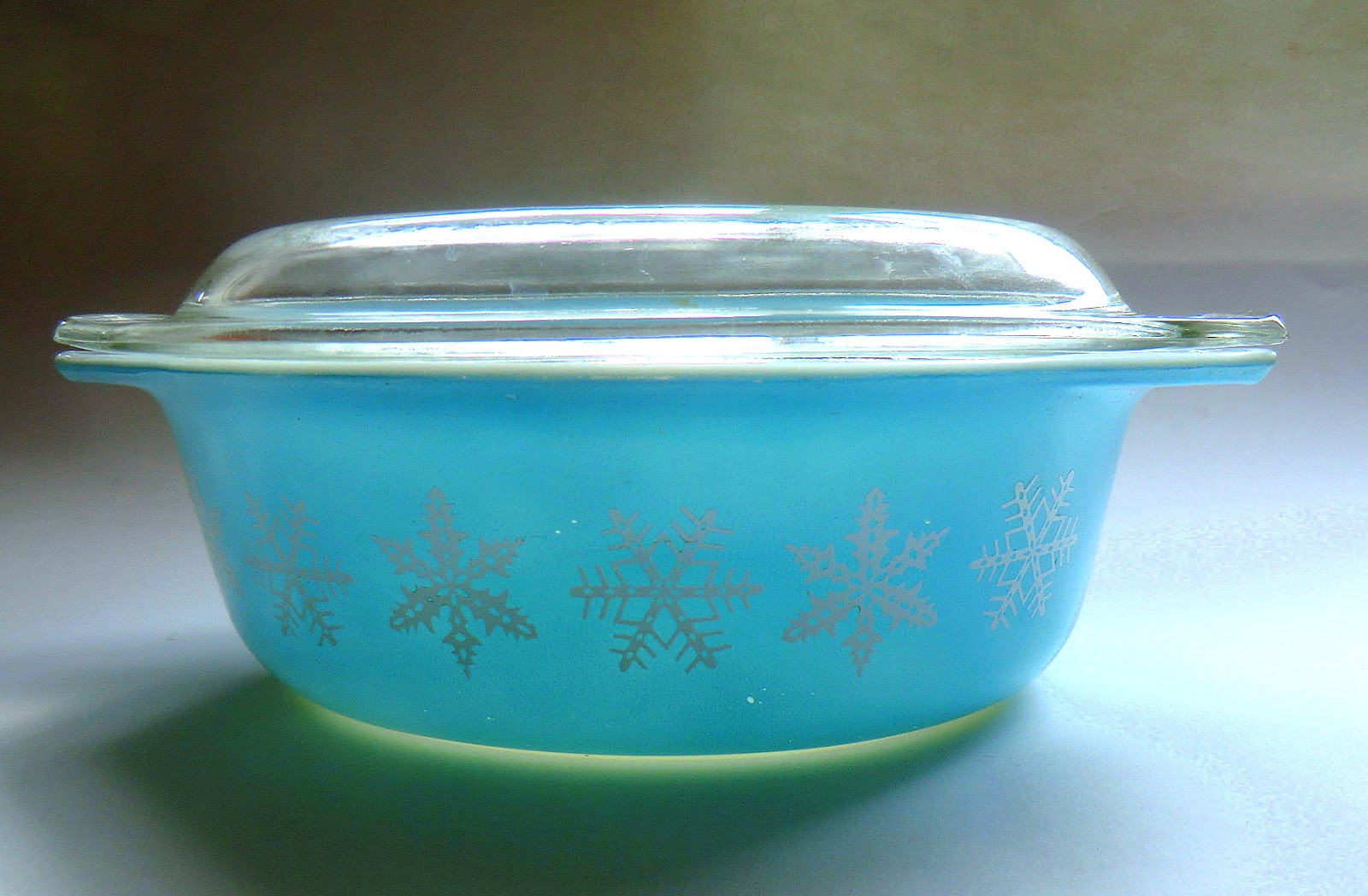 Garfadas on line: Museu virtual: Prato Pyrex modelo flocos de neve