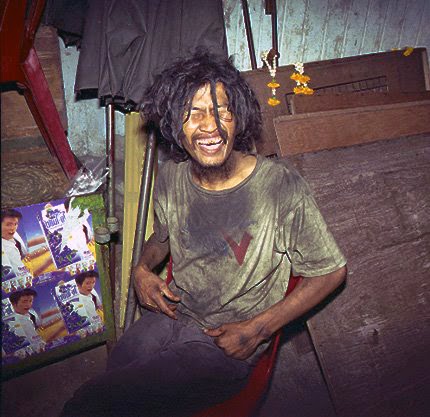 YAUM's PHOTO DIARY: Photo Story: Laughing Homeless Man, Bangkok ...