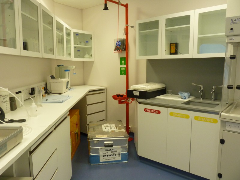 Ramblings to and from Antarctica: Halley VI - inside science modules.