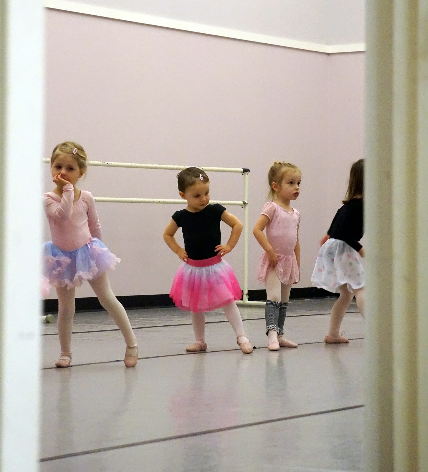 The Little Legers: Eve's First Ballet Class {Part II}