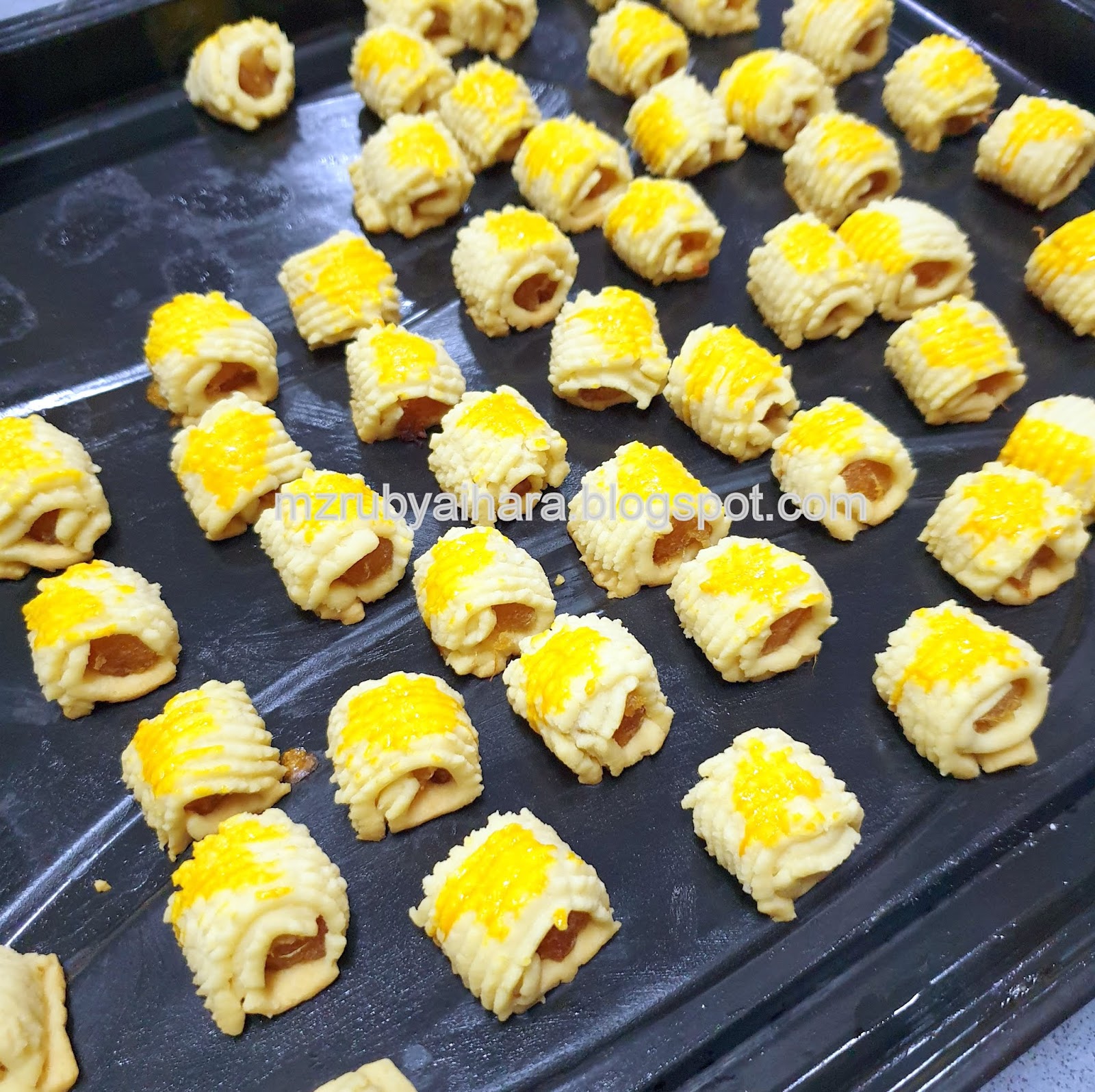 MizzRuby: BISKUT RAYA : BISKUT TART NENAS YUMMY GEBU