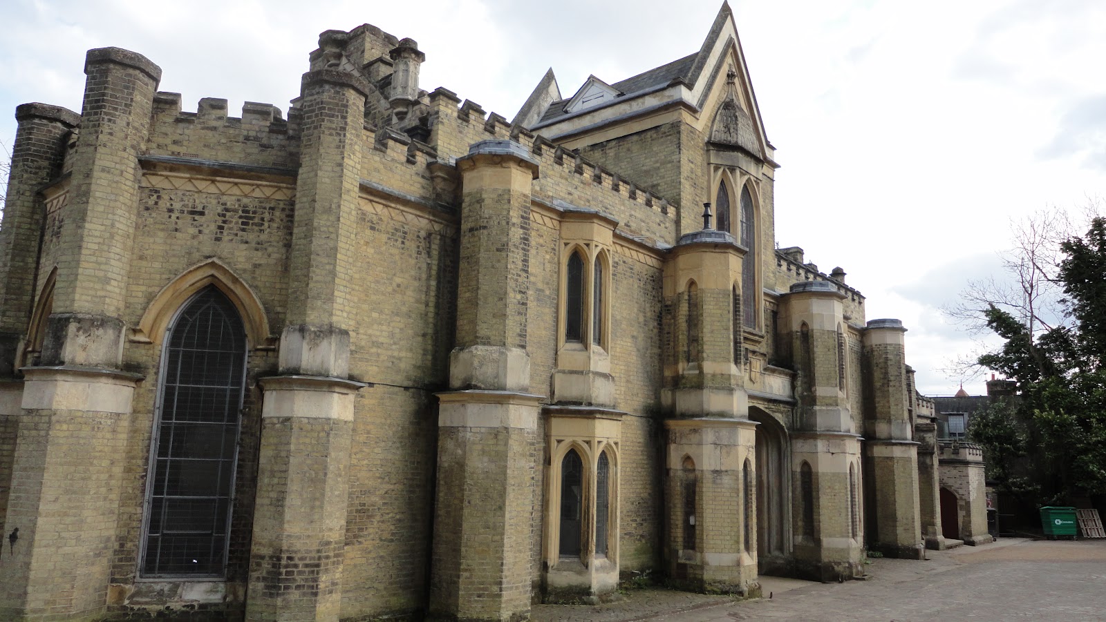 Whatever Gods There Be: Bram Stoker, Dracula & Highgate Cemetary