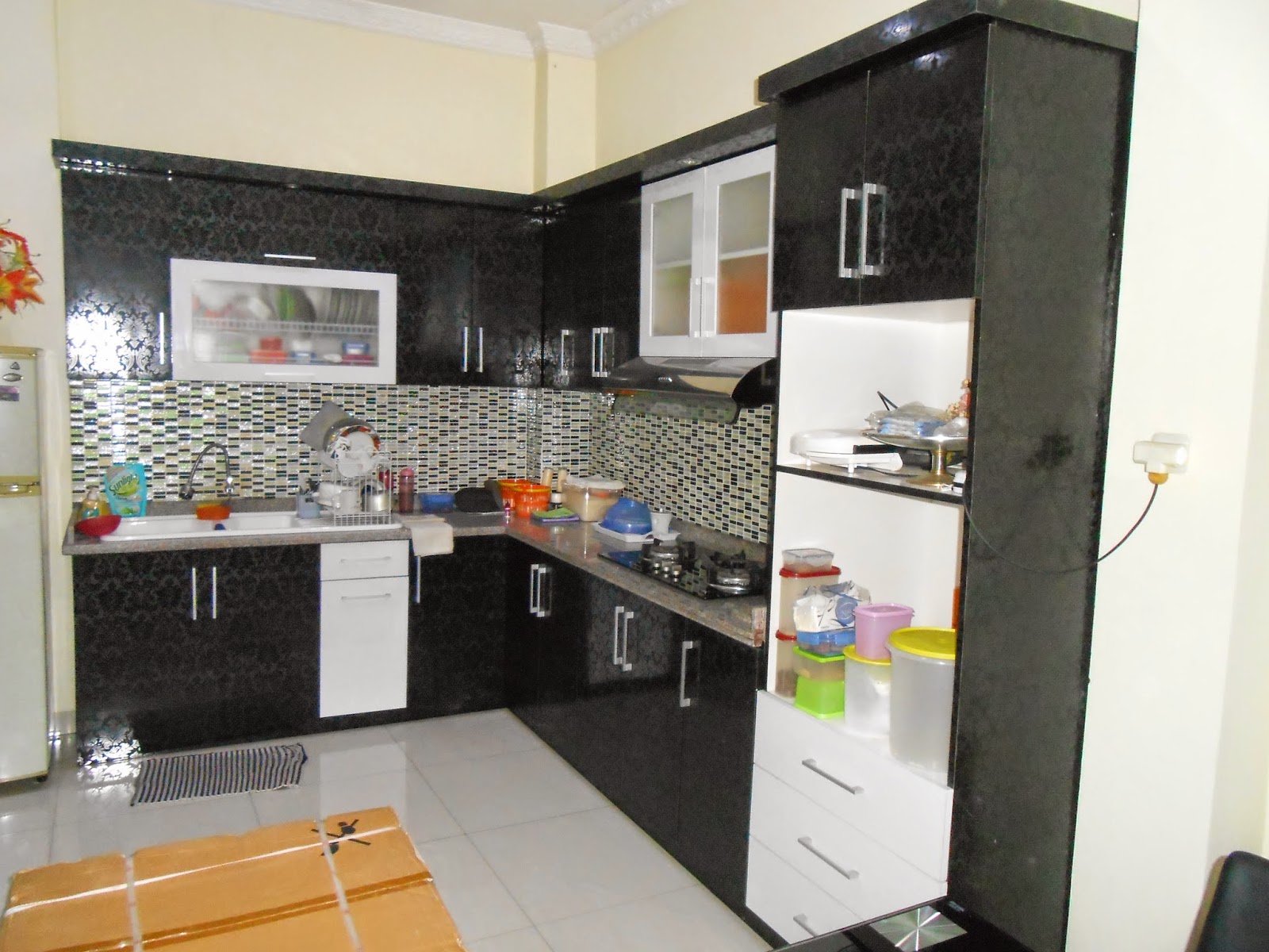 33+ Gambar Lemari Dapur Kecil, Untuk Keluarga Anda!