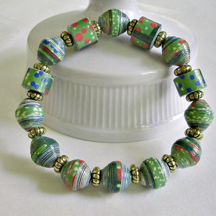 Cantiknya perhiasan dari manik-manik kertas koran dan majalah bekas ...