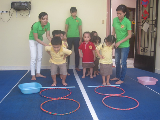 Nursery - B: Bé vui học tóan