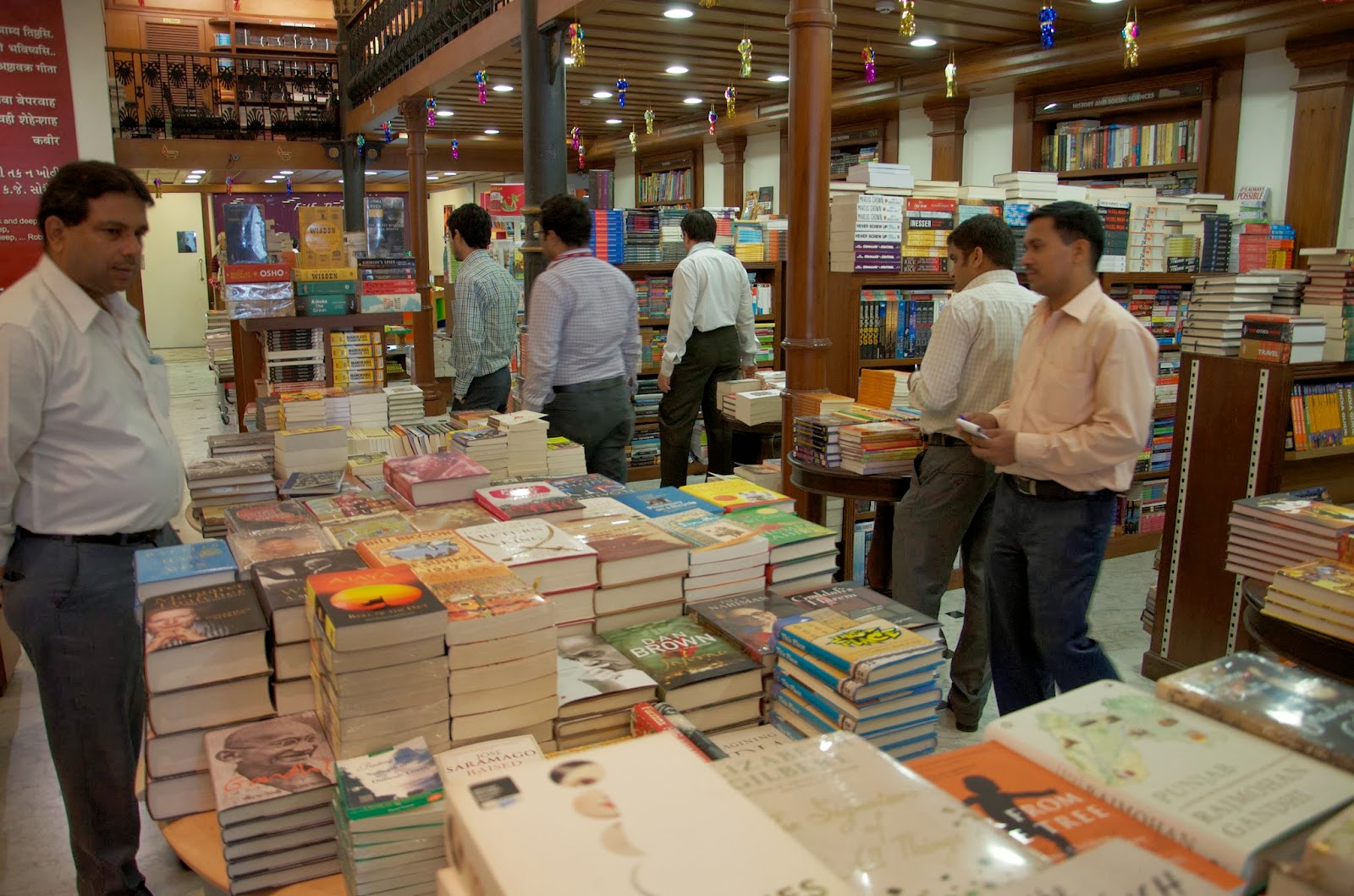 BombayJules: Kitab Khana - My Favourite Bombay Bookshop