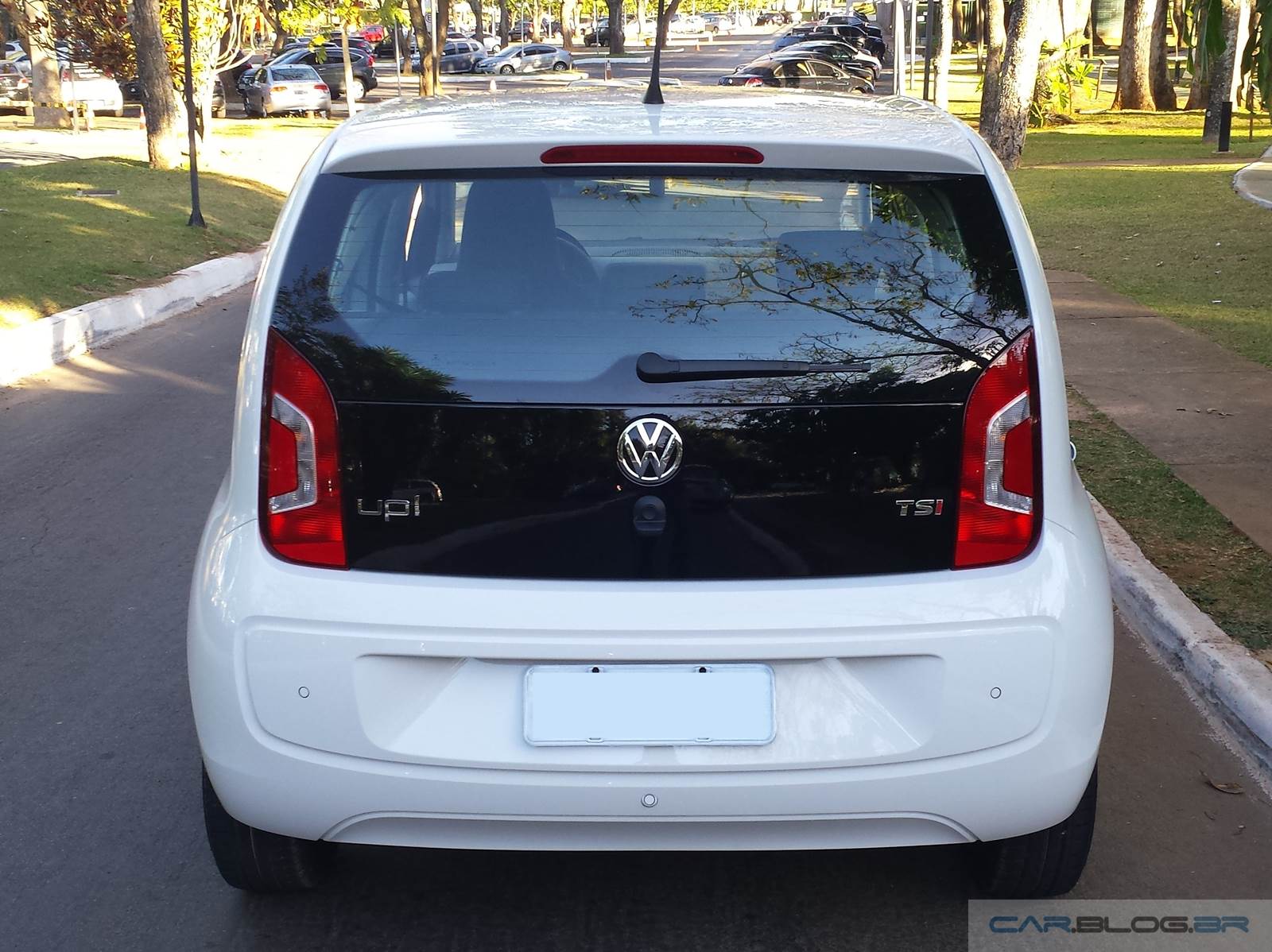 Volkswagen Up! TSI 2016 chega para teste de longa duração